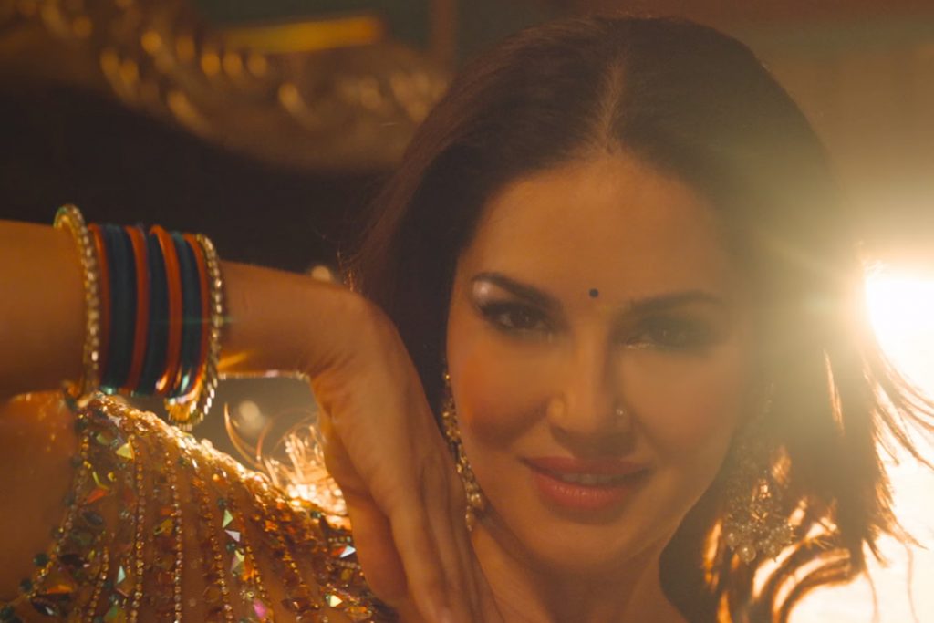 Sunny Leone's latest song "Mera Piya Ghar Aaya 2.0" records 15 million ...